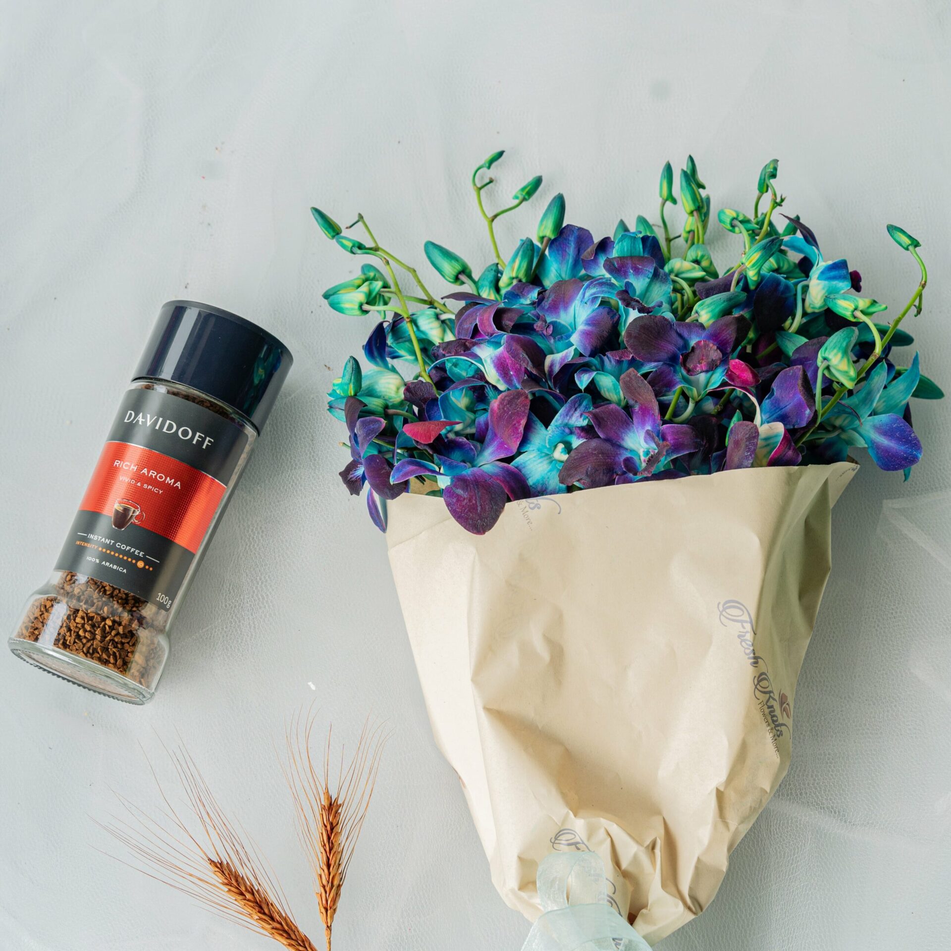 Striking Blur – Orchids & Coffee Gift Delivery in Bangalore