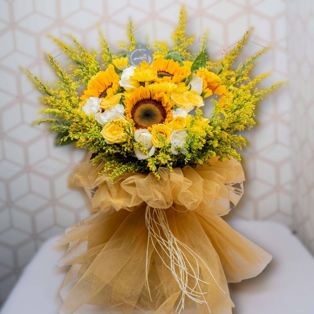 Charming Sunbeams Bouquet Online Bangalore | Fresh Knots