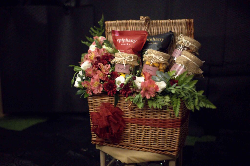 Indulgence Hamper – Premium Nuts & Chocolates Gift