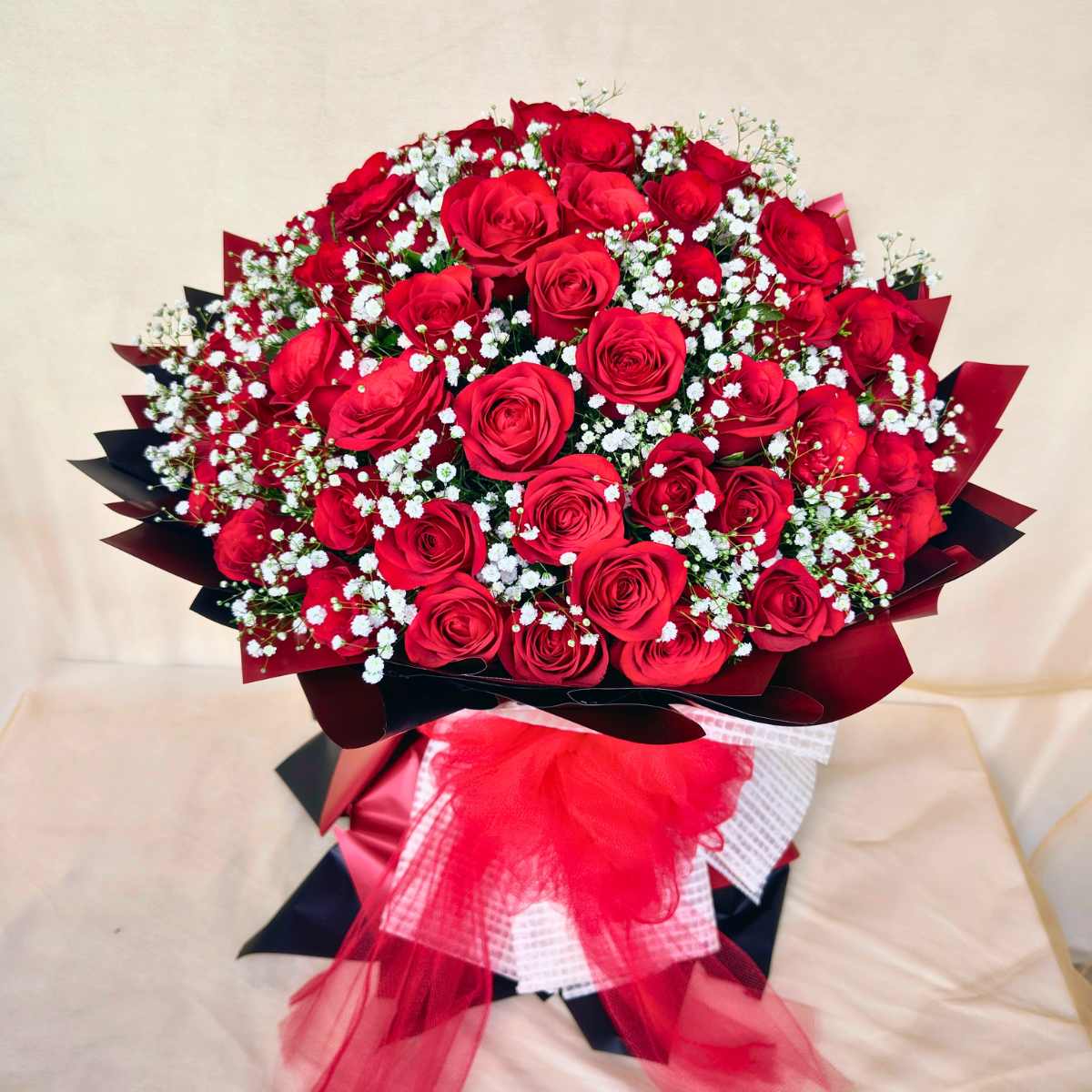 Whispered Heartstrings – Romantic Red Roses Bouquet